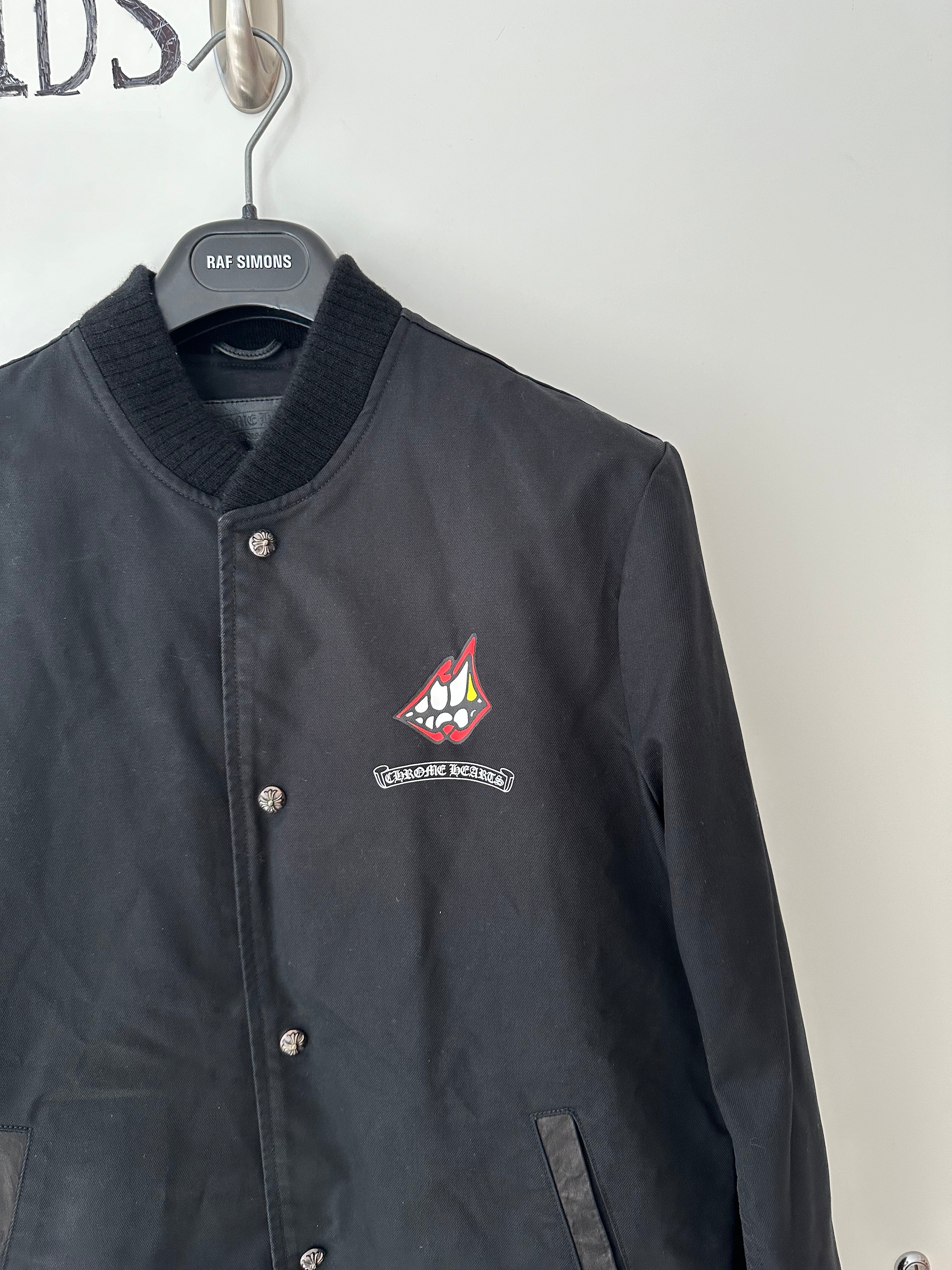 Chrome Hearts x Matty Boy “FORM” Bomber Jacket – NewKids(inc.) Chrome Hearts x Matty Boy “FORM” Bomber Jacket – NewKids(inc.)